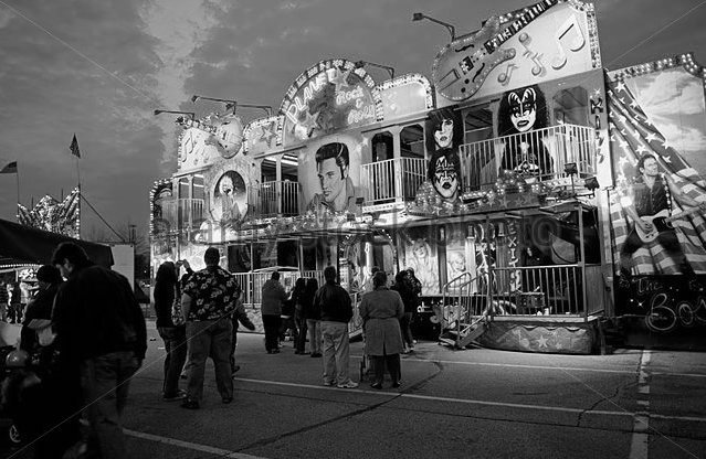 80 Fun House Facades – DC's