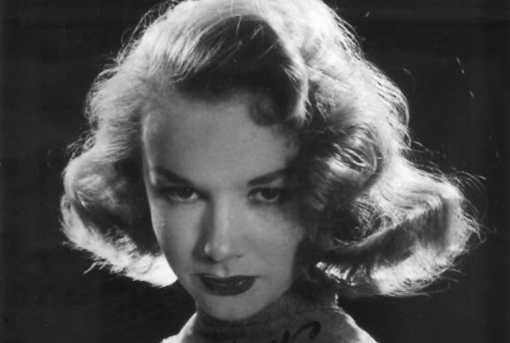 Piper Laurie Day – DC's