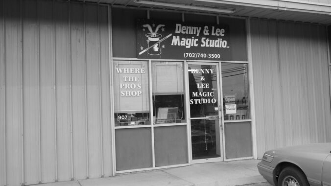 102 magic shops * – DC's