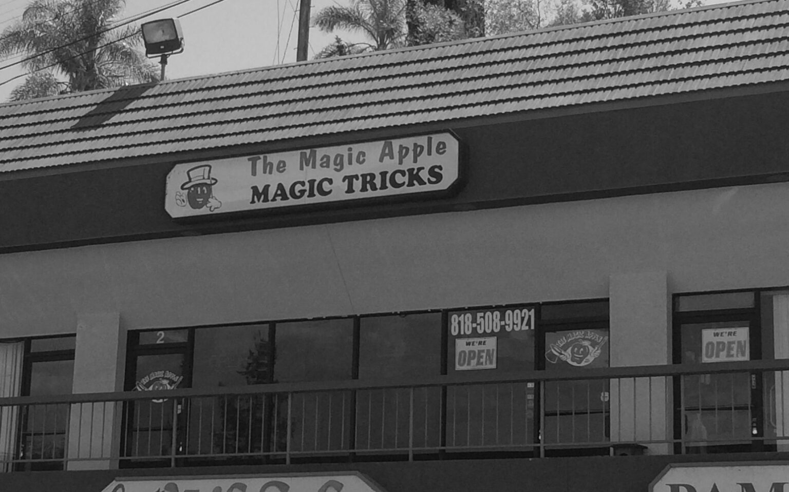 102 magic shops * – DC's